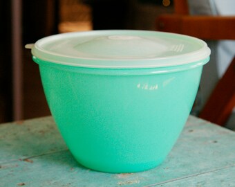Vintage Tupperware Jadite Green Crisp It Lettuce Keeper With Domed Lid ...