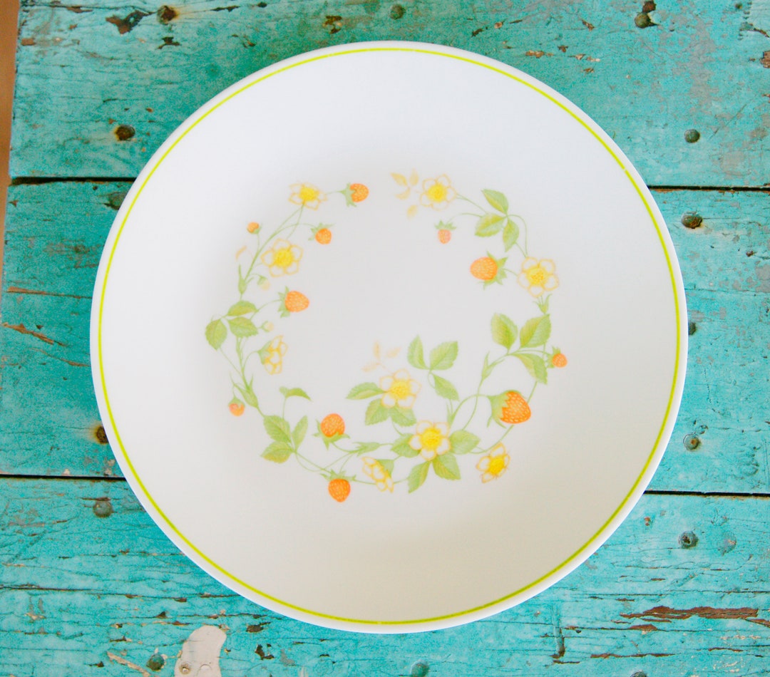 Vintage Corelle Strawberry Sundae Pattern Dinner Plate by Corning 10 Diameter Set of 1 ...