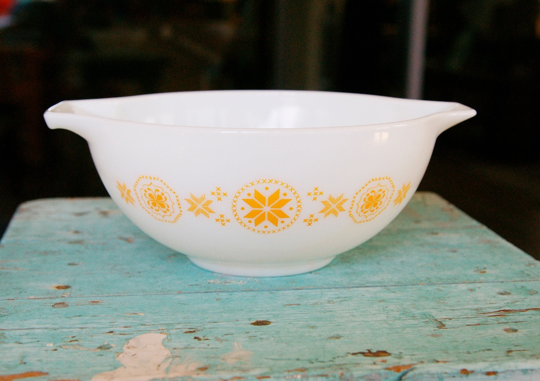 Vintage Pyrex Town and Country Snowflake Yellow Orange 443 2.5 Quart ...