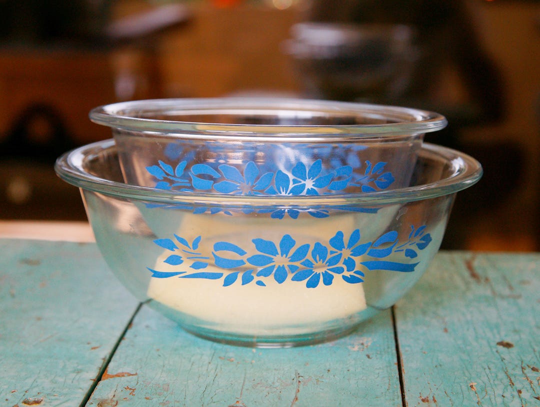 Vintage Pyrex Clear Glass Blue Flowers Ribbon Set of 2 Nesting Mixing ...