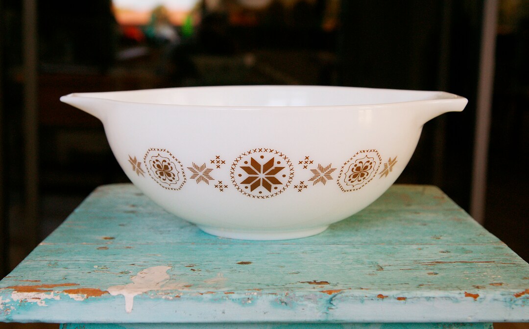 Vintage Pyrex Town and Country Snowflake 444 4 Quart Mixing Bowl ...