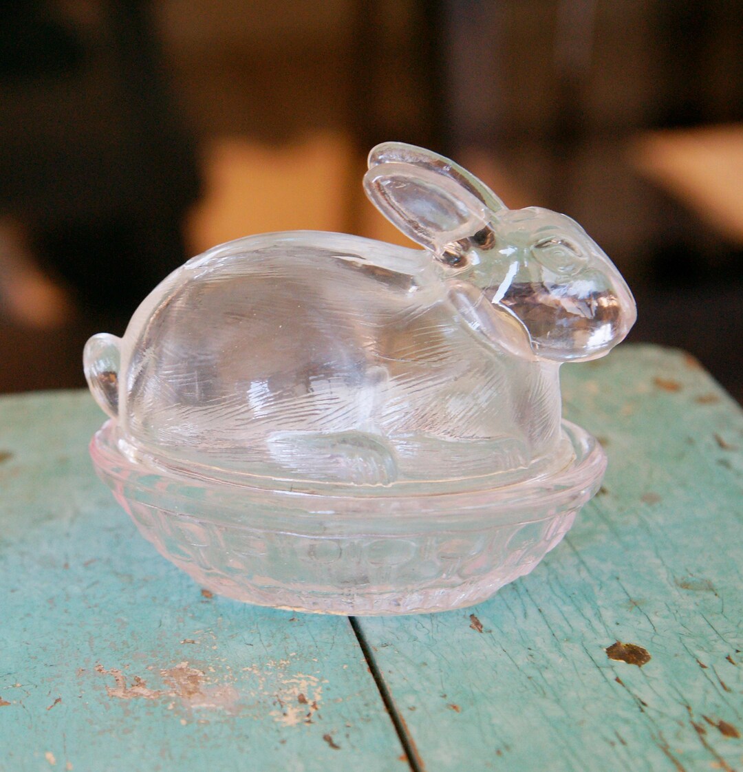 Vintage LE Smith Glass Bunny Rabbit on Nest Dish Clear With Pink Nest ...
