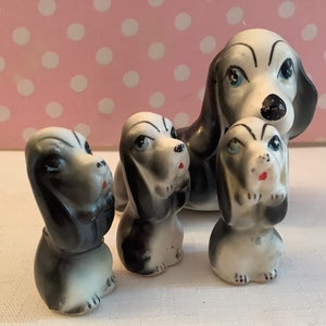 ヴィンテージ犬の置物ミニチュア犬3匹の小さな犬磁器の動物 ヴィンテージ犬の置物ミニチュア犬3匹の小さな犬磁器の動物