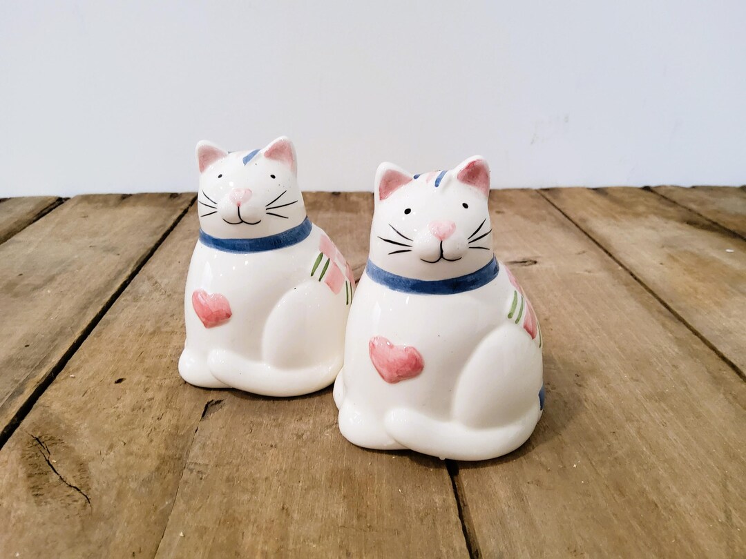 Susan Winget Ceramic Salt & Pepper Shakers, Cats, Thailand, 1990s, Hand ...