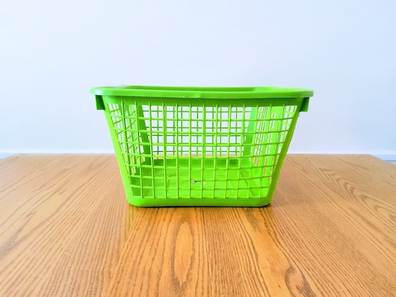 Vintage Bright Green Laundry Basket Apple Green Square Basketweave Laundry Basket Plastic Laundry Basket Basket Weave Clothes Basket Etsy UK