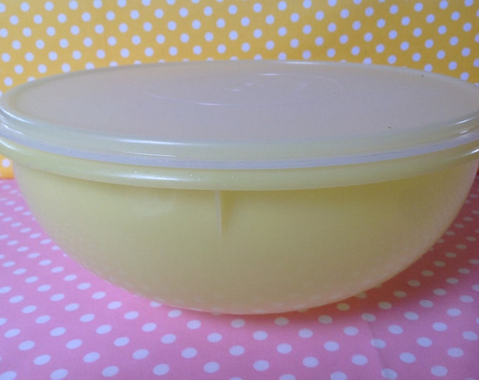 Tupperware Yellow Fix N Mix Bowl, Large Yellow Tupperware Bowl, 274 224 ...
