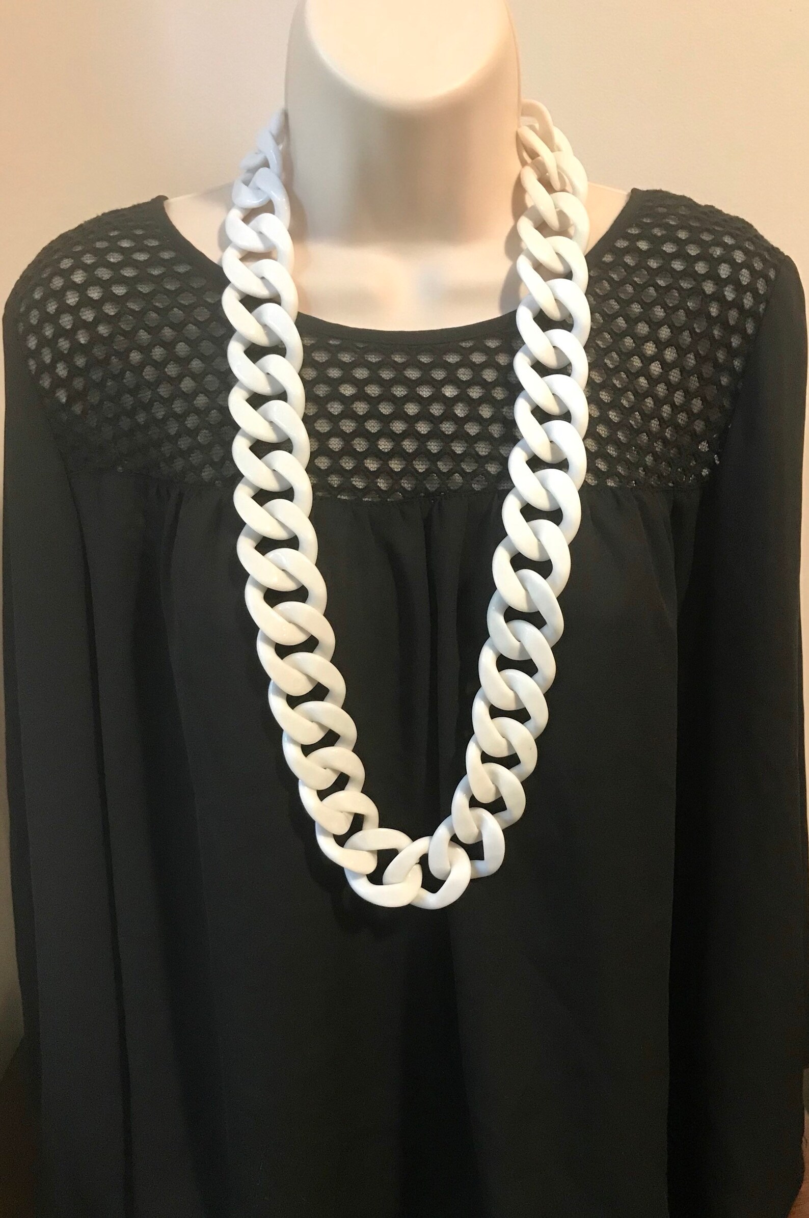 Long White or Black Chunky Chain Link Housewife Resin - Etsy