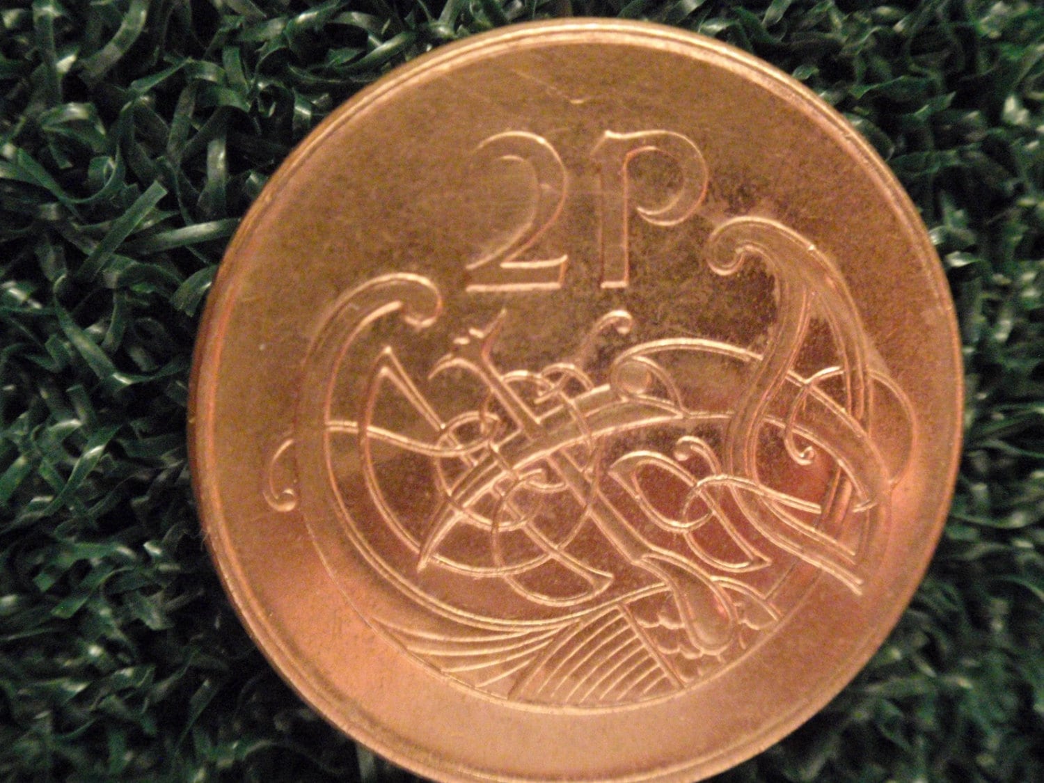 Irish 2P Two Pence Tuppence Coin With Bonus Coin FREE or Velvet Pouch ...