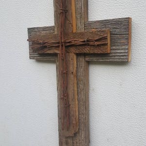 Small Barbed Wire Rustic Cedar Wood Wall Cross Decor Barbed Wire Cross ...