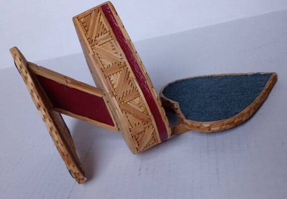 Vintage MATCHSTICK Jewelry Box Tramp Art - Gem