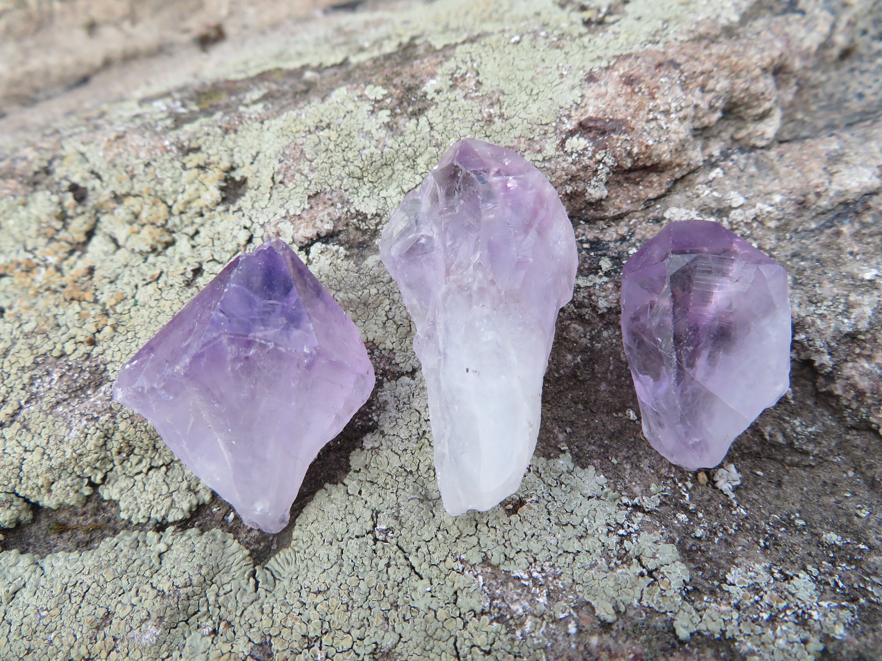 Rocks & Geodes Home Décor 3 x Fluorite and Calcite 2,9cm up to 4,7cm ca ...