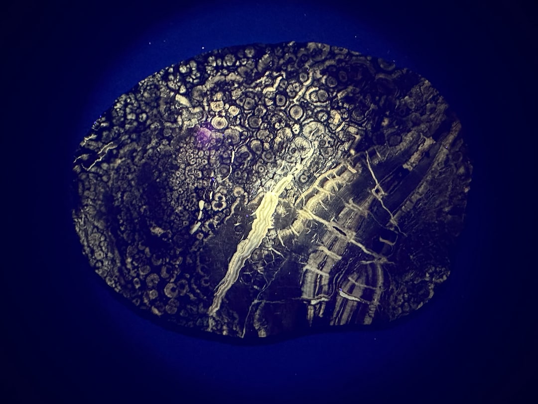 Rare Scottish SPHERULITE ROCK With Calcite Fluorescent Uv - Etsy