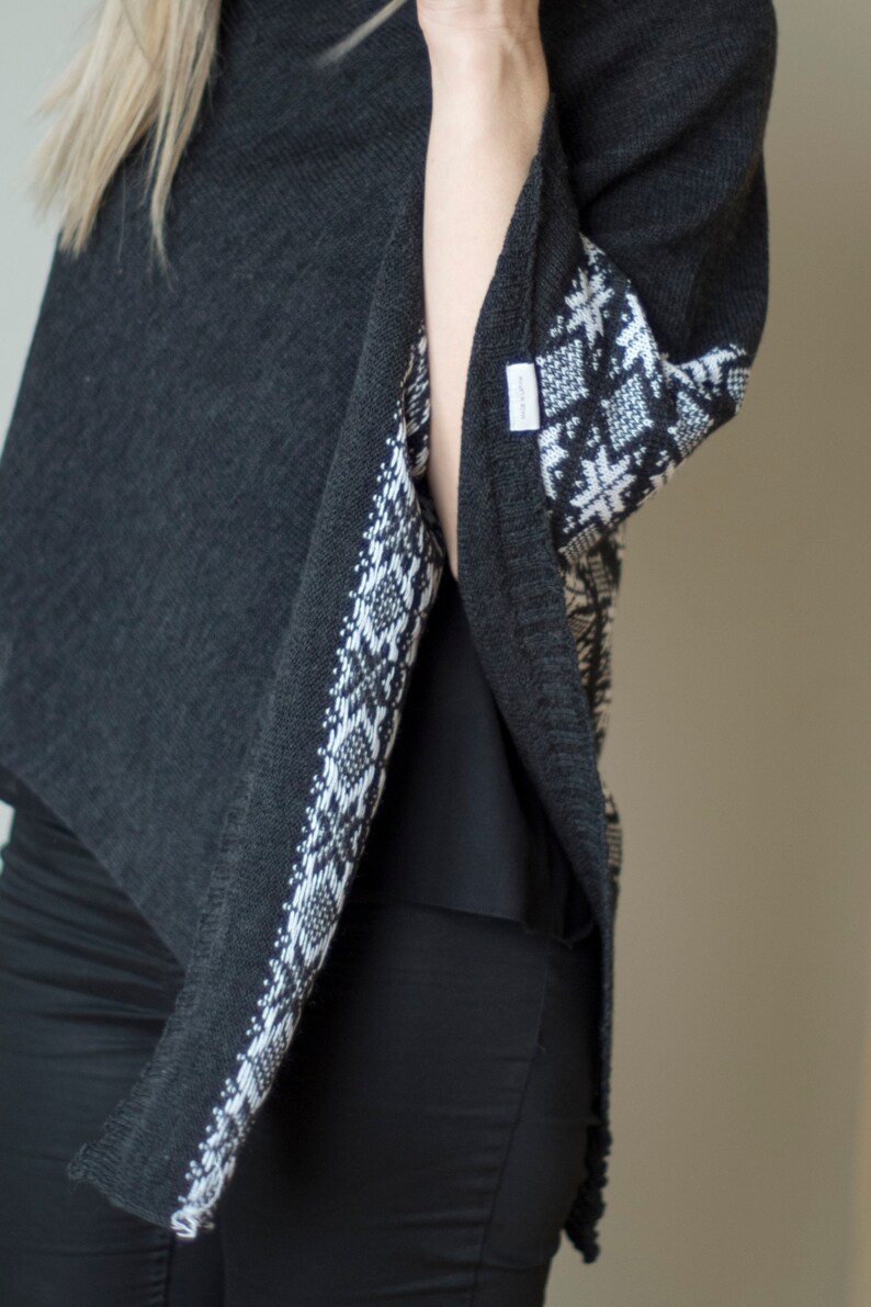 Poncho Knittted Dark Gray Wool Dark Gray-anthracite Patterned Knitted ...