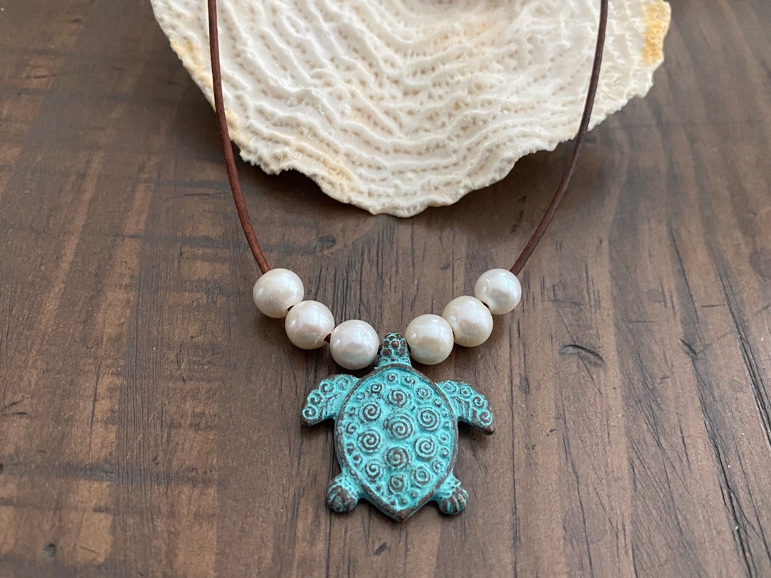 SEA TURTLE NECKLACE / Free Shipping / Freshwater Pearls & Leather ...