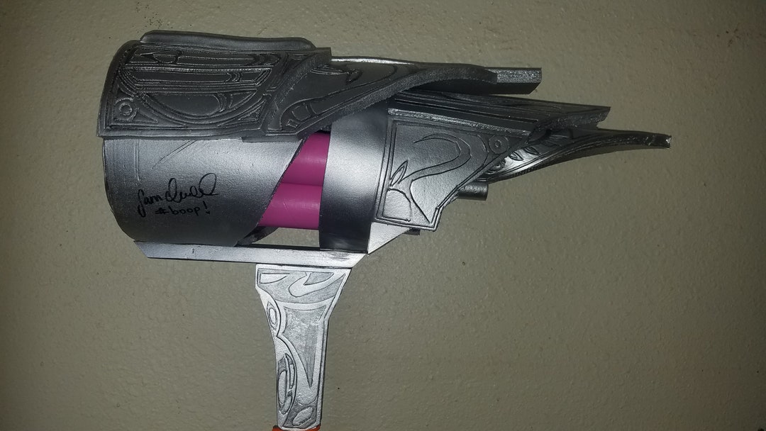 Nora Valkyrie's Magnihild | RWBY - Etsy