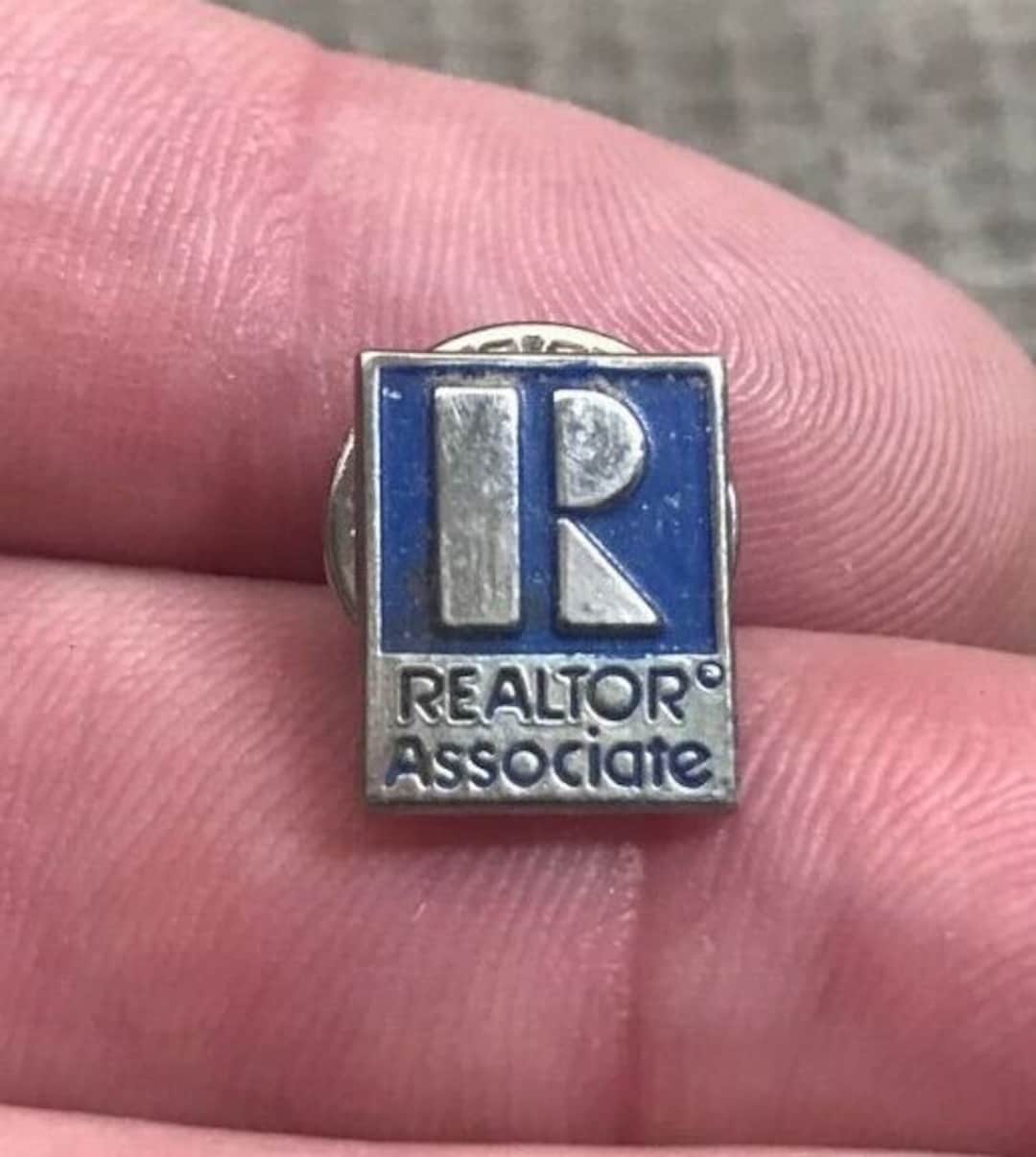 Realtor Associate Lapel Hat Jacket Shirt Vest Bag Collectible Souvenir ...