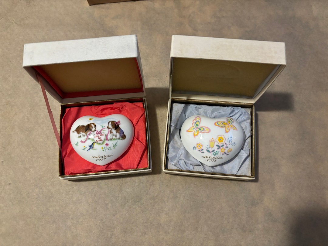 Vintage Noritake Valentine Heart Bone China Porcelain Paperweight Pair Original Boxes 1977 1978 ...