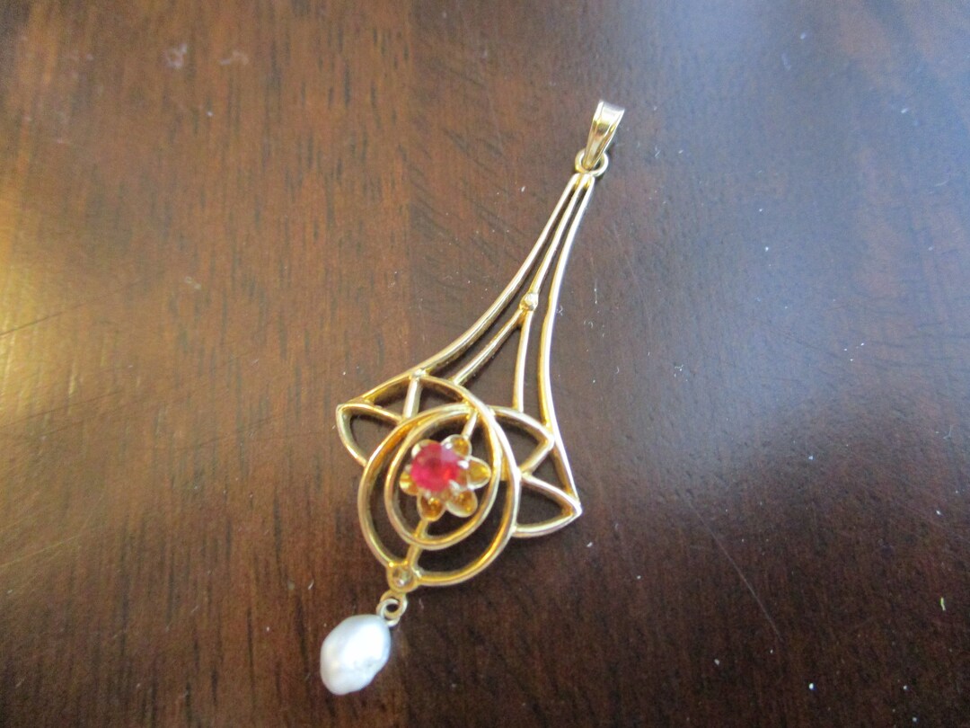 10K Gold Antique Lavalier Pendant - Etsy