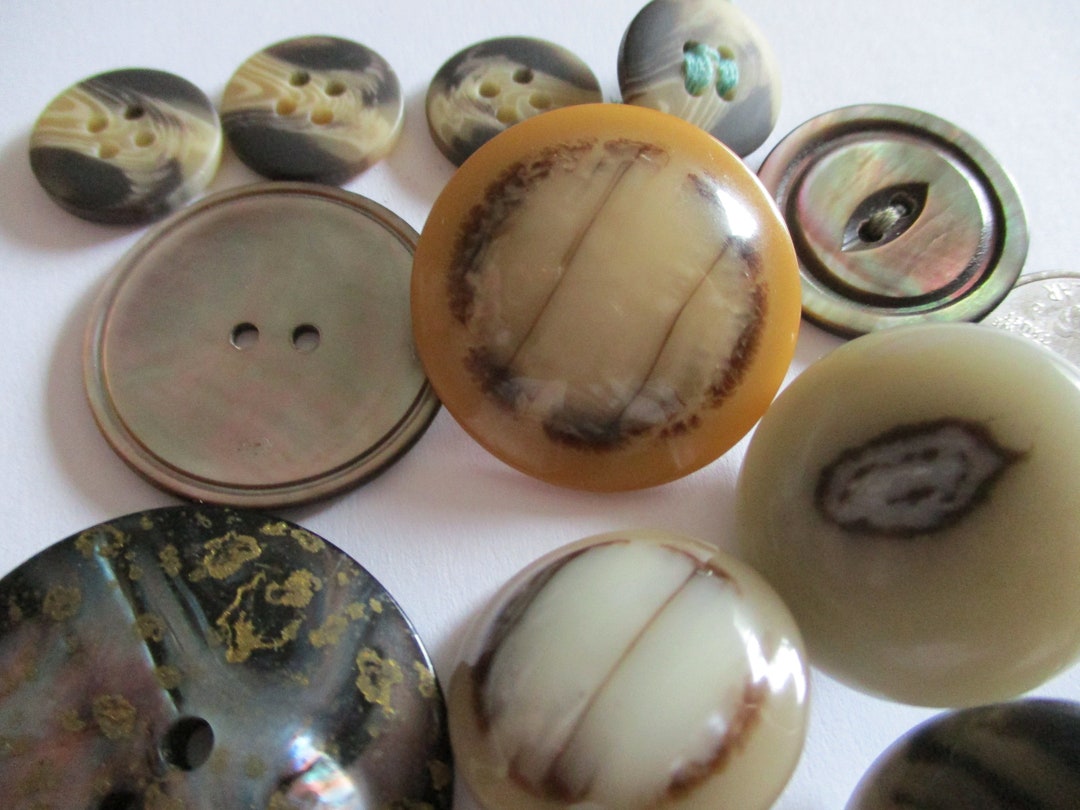 Vintage Shell Buttons Lot, Celluloid, Mother of Pearl, Abalone and More ...
