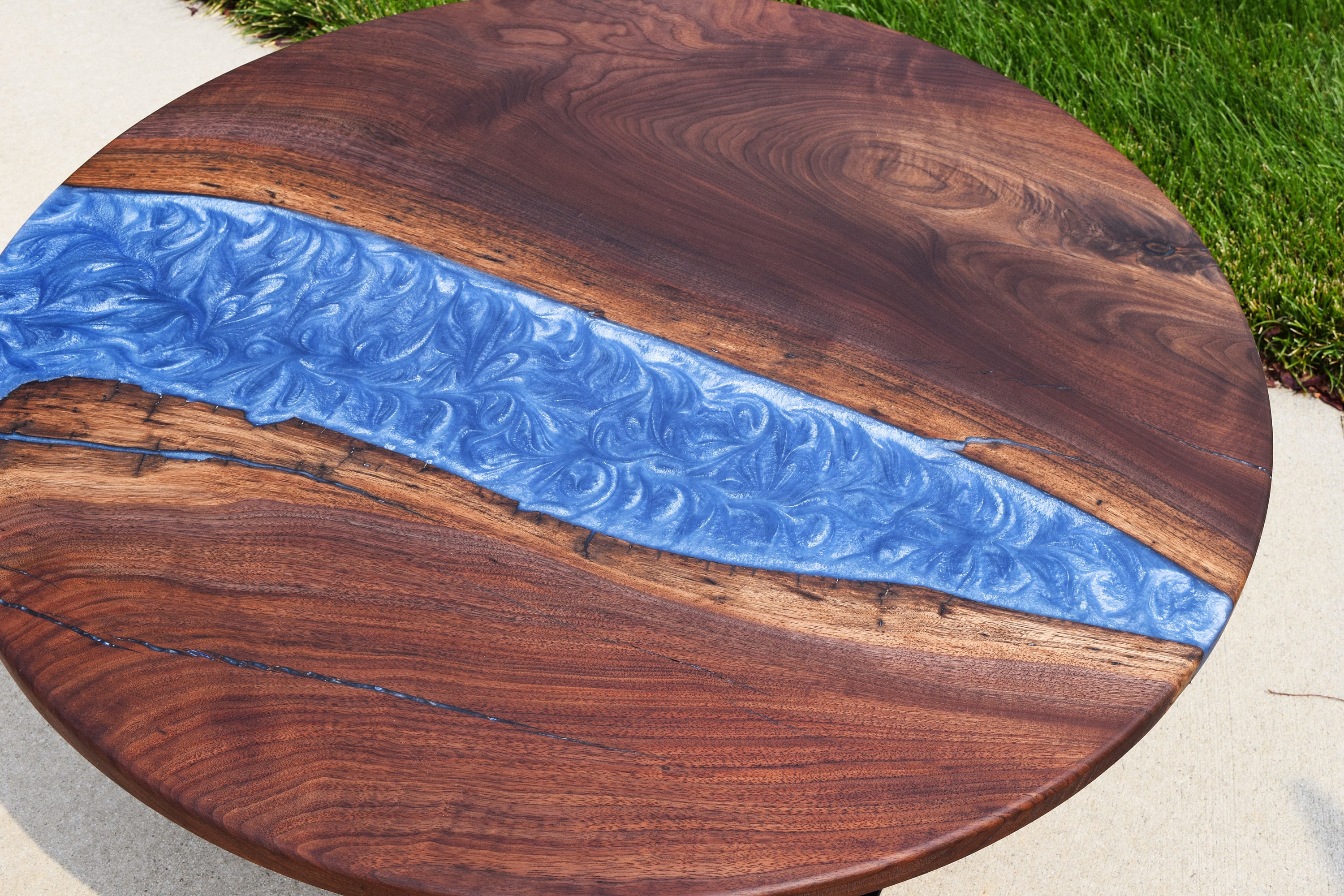 Round Resin River Dining Table - Etsy