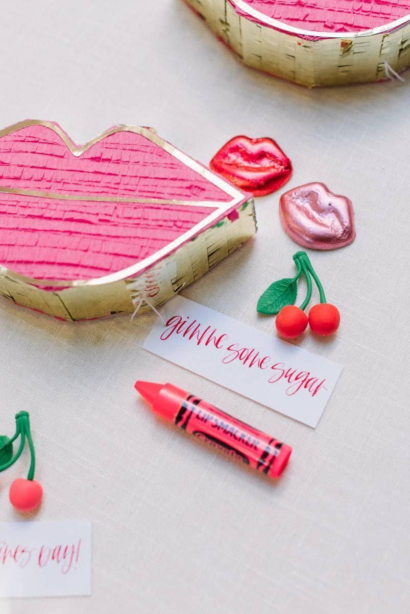 Valentine Lip Gift Box: Mini Pinata Valentine's Day Party Favor ...