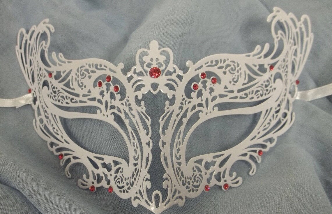 Royal Princess Masquerade Mardi Gras Metal Filigree Mask in | Etsy