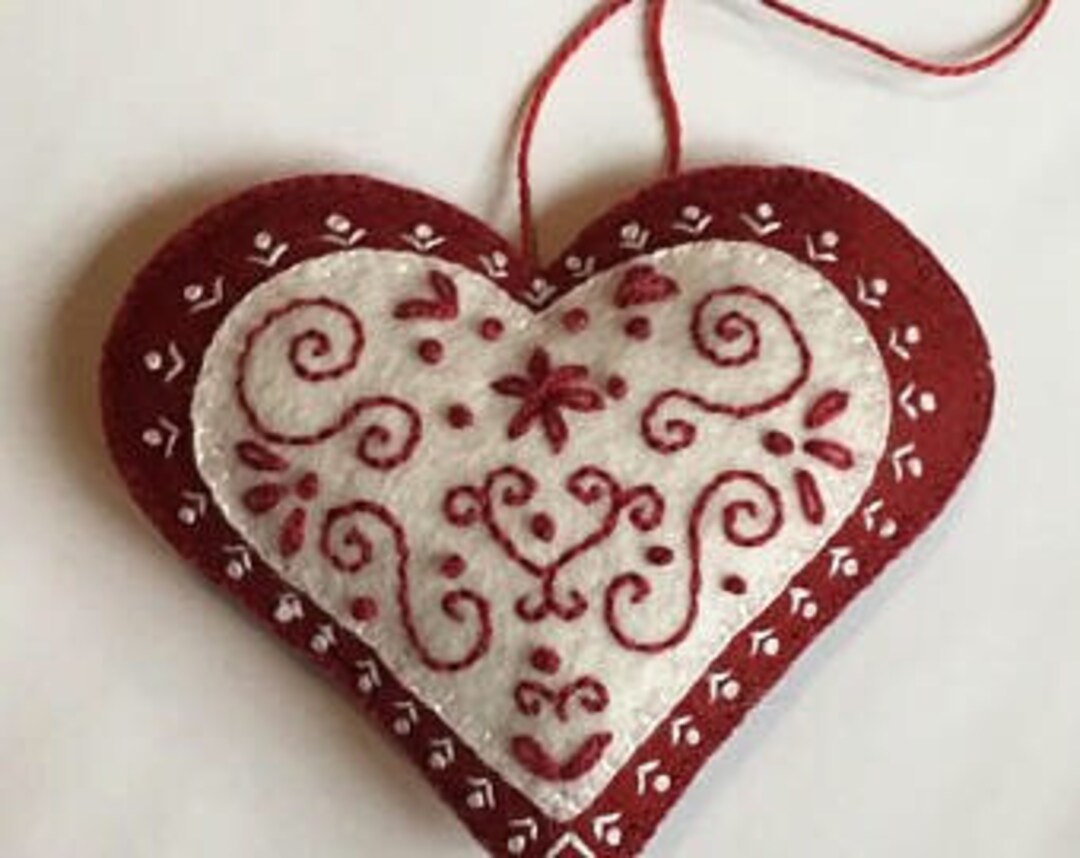 Red Heart Embroidered Felt Ornament - Etsy