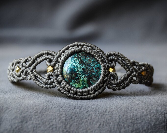 ELEGANT Macrame Bracelet With Azurite Gemstone Statement - Etsy