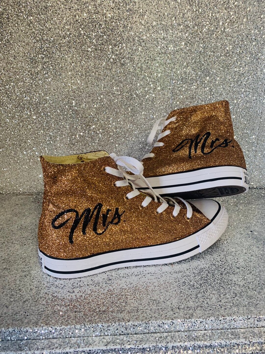 Converse personalizado todas las estrellas en brillo dorado. Hecho a ...