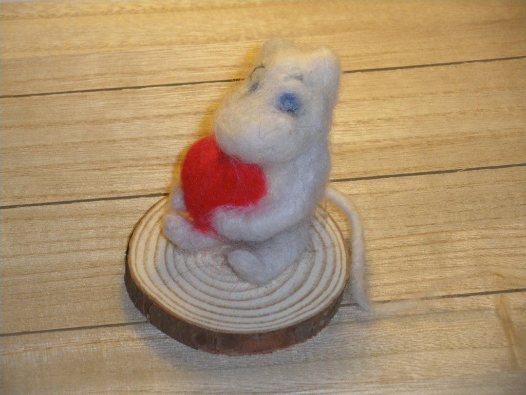 Moomin Holding Heart Needle Felted Figure Original Wool Handmade Gift ...
