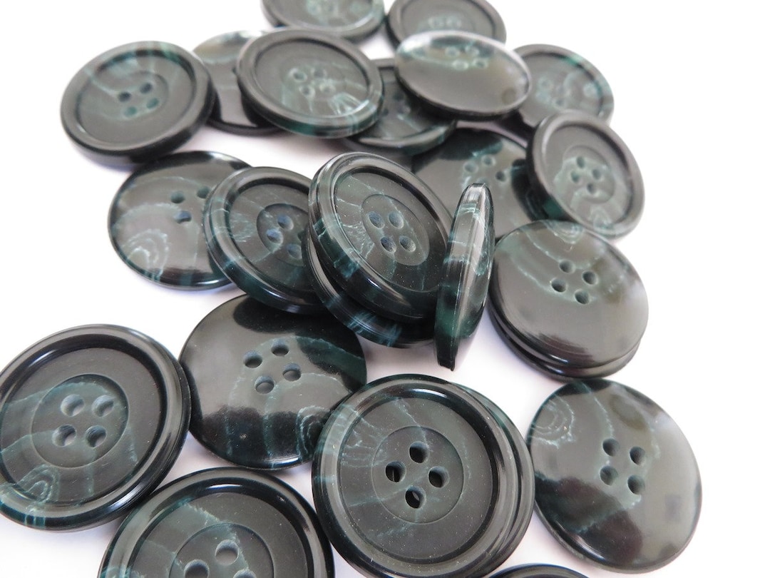 Quality Mock Horn Buttons, Black With a Green Tinge, 23mm (36L) 24 ...