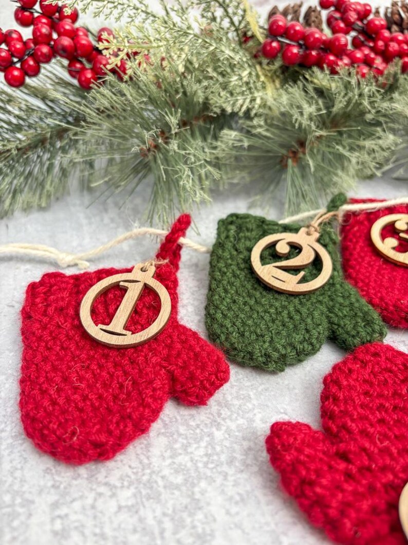 Crochet Mitten Advent Calendar Pattern | Mini Mitten Garland PDF - Etsy