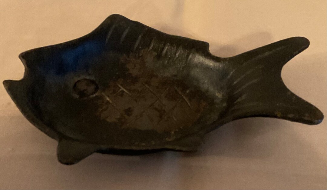 Vintage Black Cast Iron Fish Shaped Pan/tray - Etsy