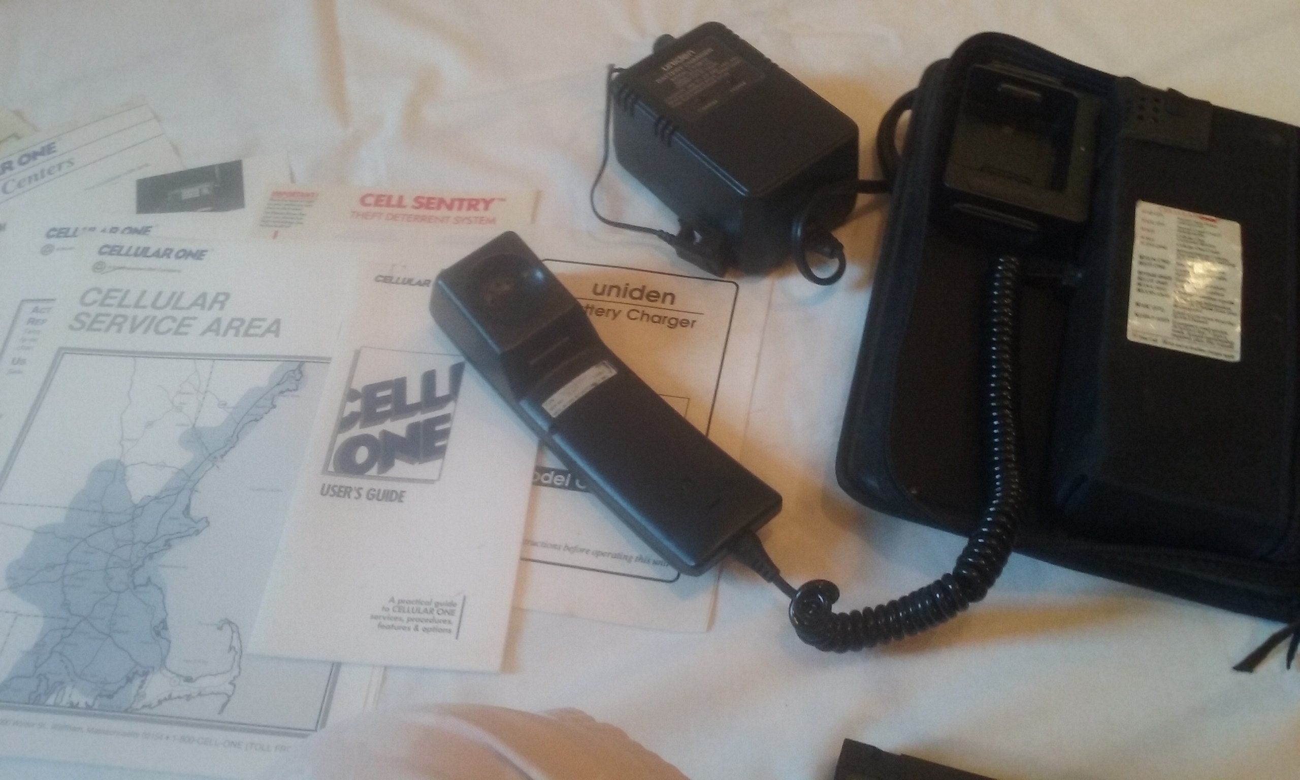 1990 Motorola Mobile Cellular Telephone Complete With Manuals and ...