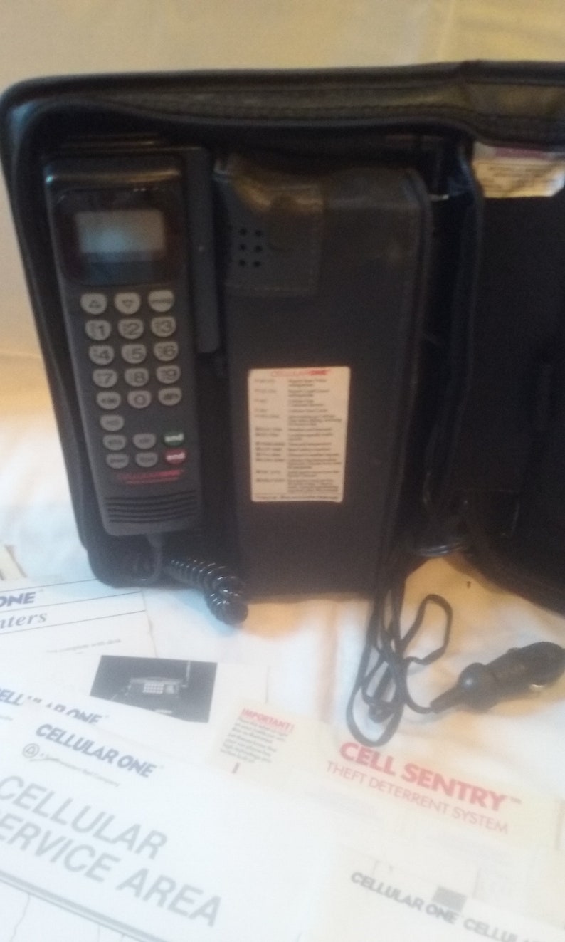 1990 Motorola Mobile Cellular Telephone Complete With Manuals and ...