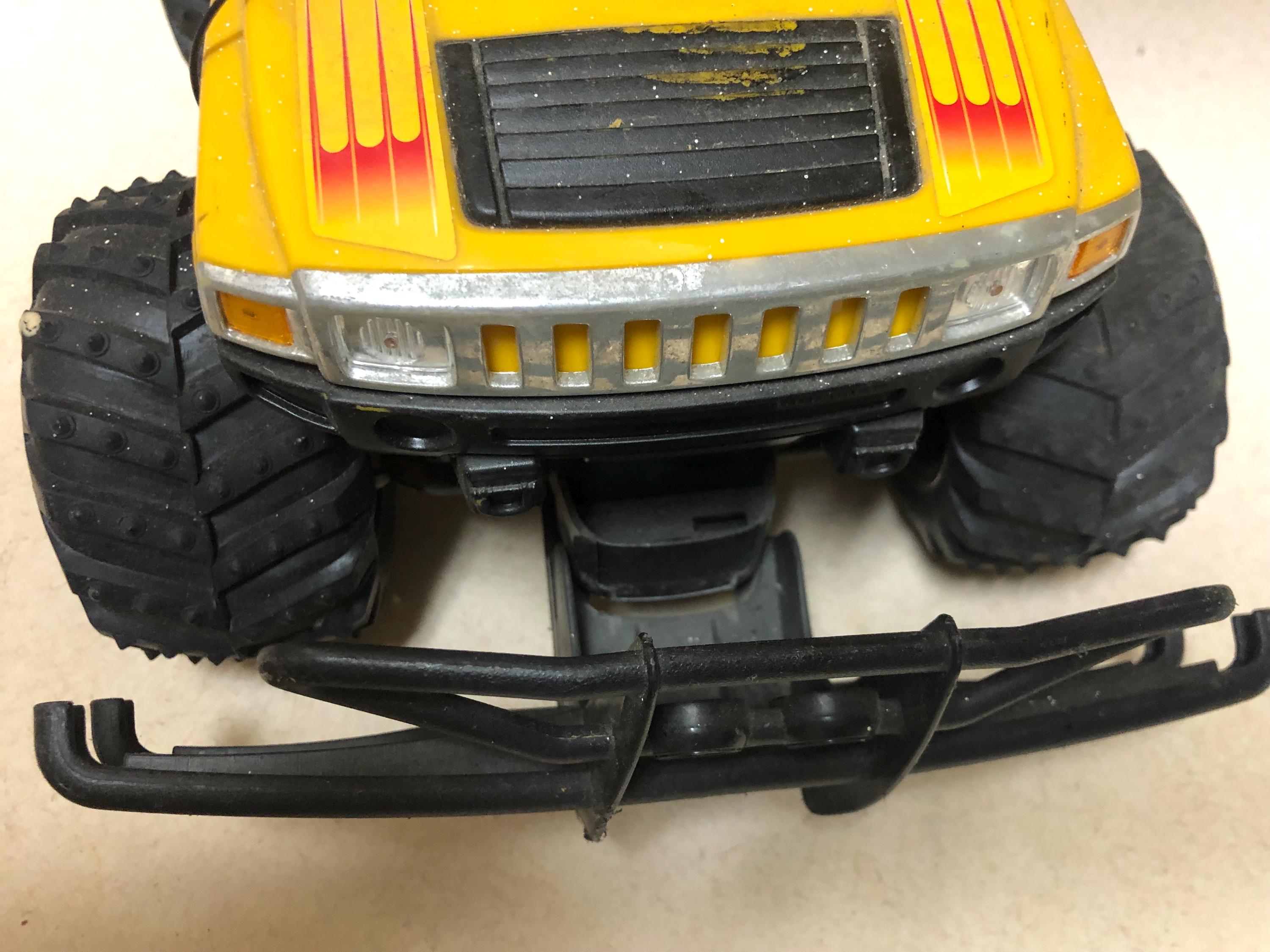 Hummer H3 2006 Yellow New Bright Model Toy Truck 4 Monster X/T Tires 27 ...