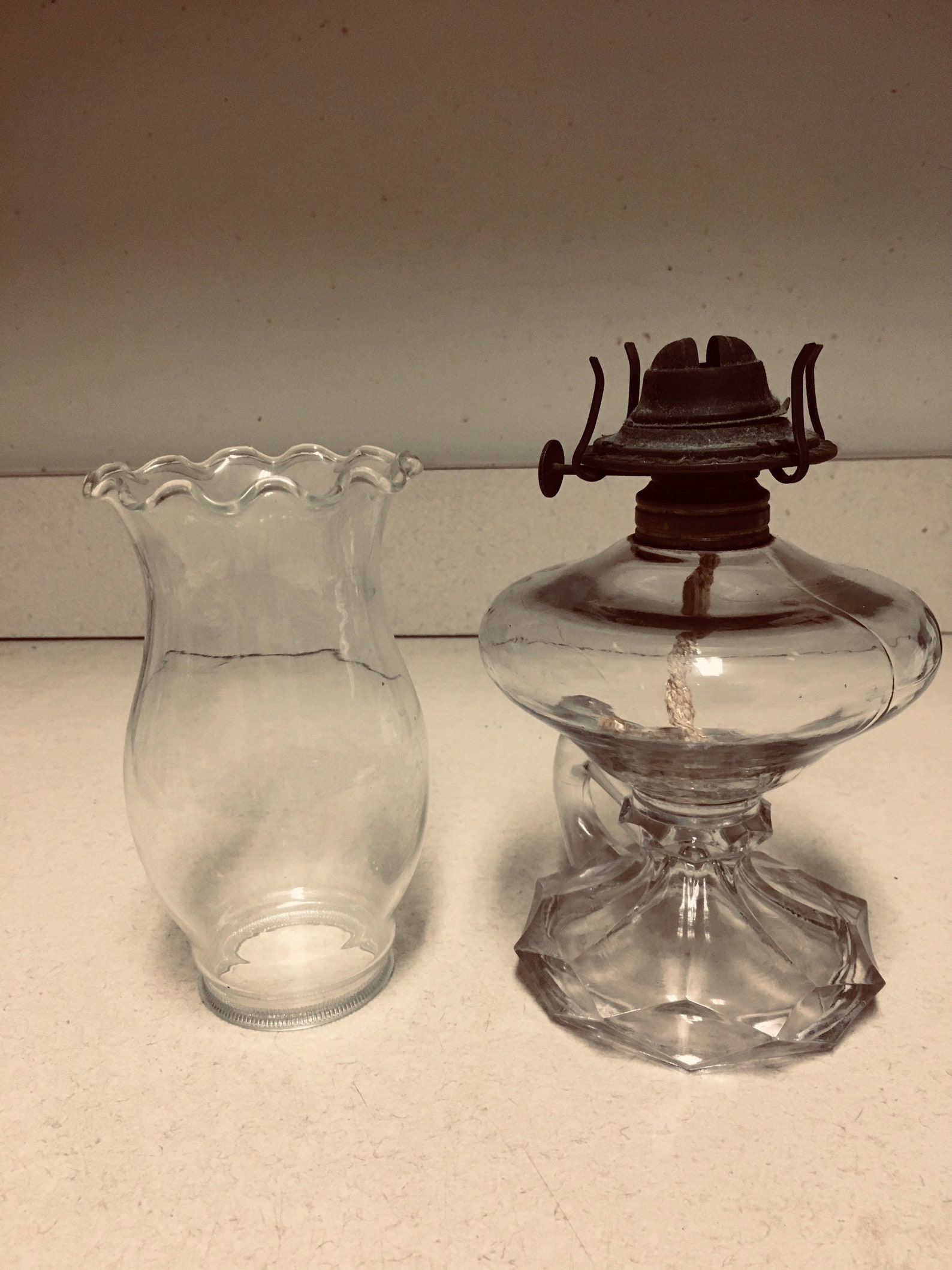 Elegant 12tall Fancy Hurricane Oil Lamp Clear Glass With Finger Ring ...