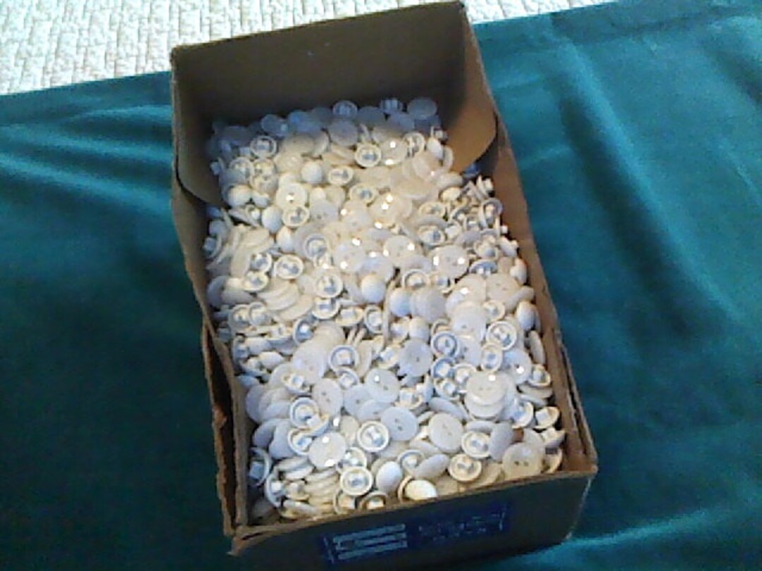 Buttons Vintage White Buttons Sewing Arts & Crafts Projects Supplies ...