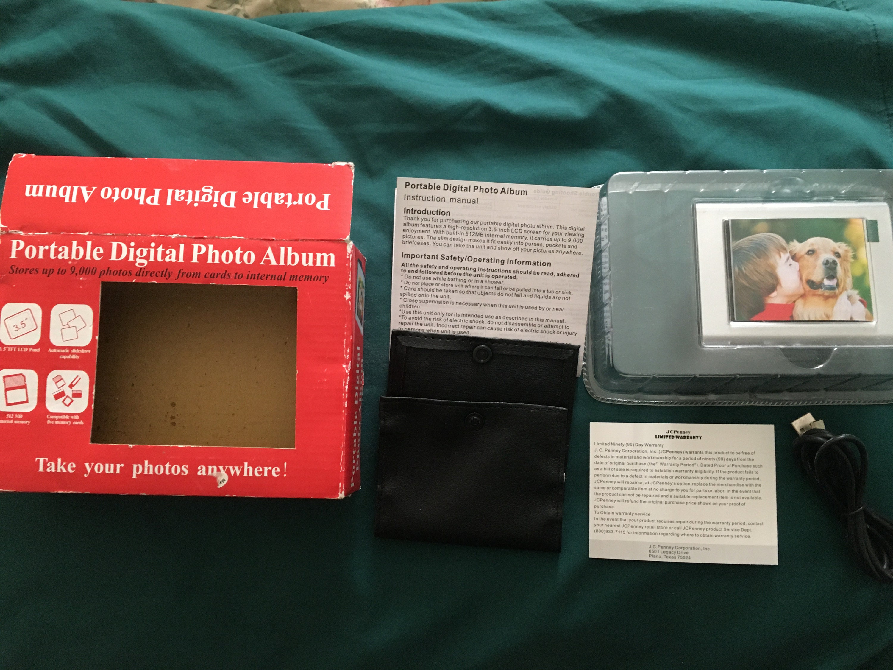 Portable Digital Photo Album