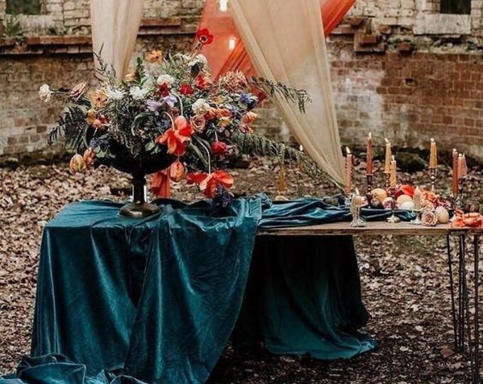 Burgundy Velvet Fabric Table Runner. 10 Yard Velvet Runners for Table ...