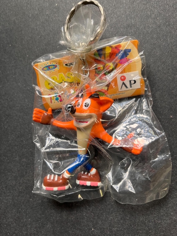 RARE Vintage Crash Bandicoot Victory Dance Keychain /… - Gem