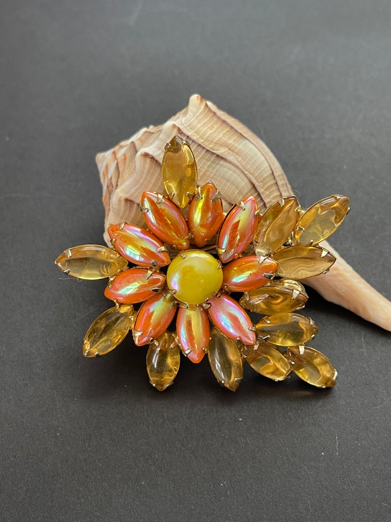 medieval sunflower brooch - Gem