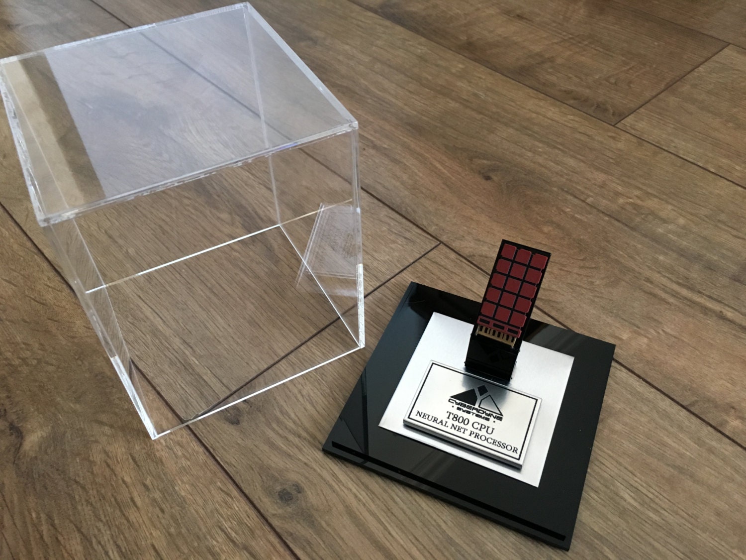 Terminator Prop T-800 CPU Brain Chip' in Display Case - Etsy UK