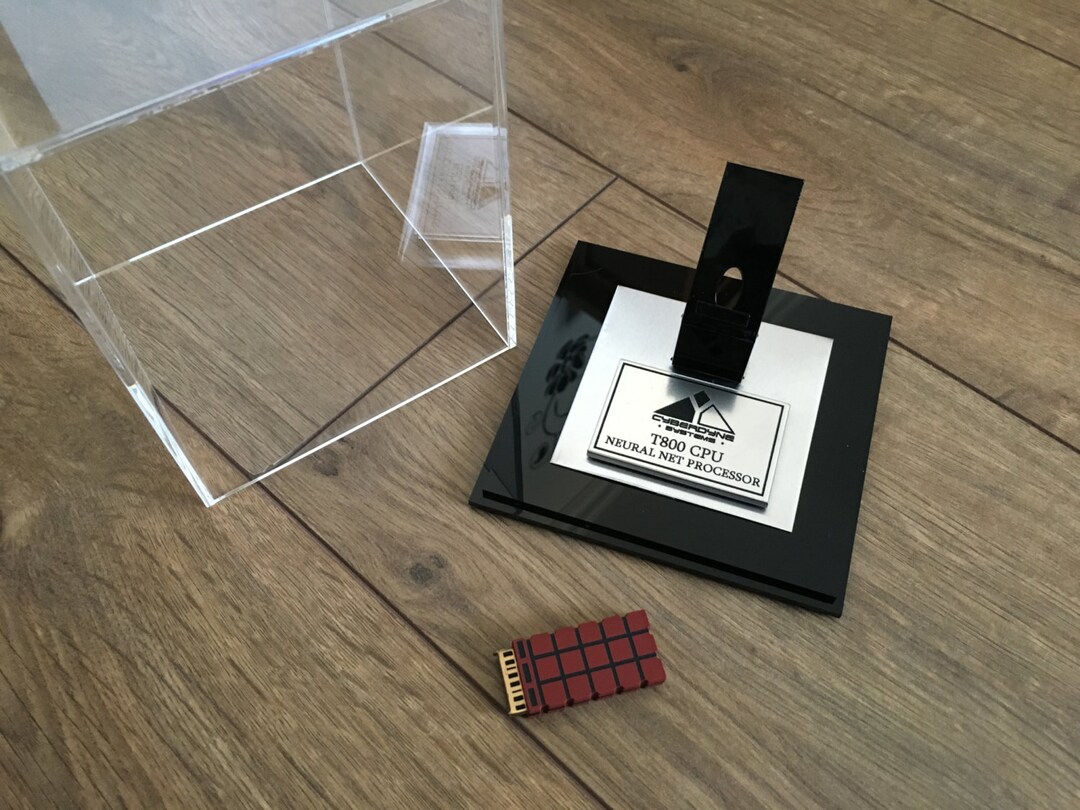 Terminator Prop T-800 CPU Brain Chip' in Display Case - Etsy UK