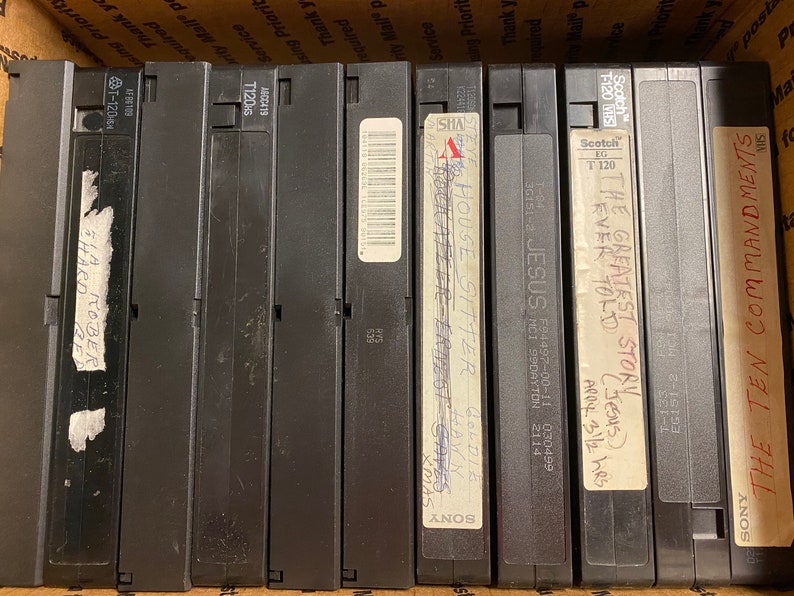 VHS Tapes (lot of 20)- for Crafts or Decorating, Mixed Box, Movies ...