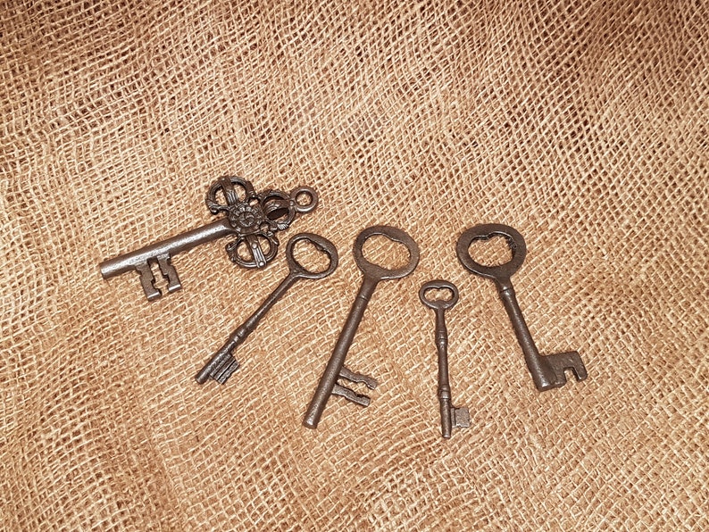 Cast Iron decorative Keys set of 5 | Etsy