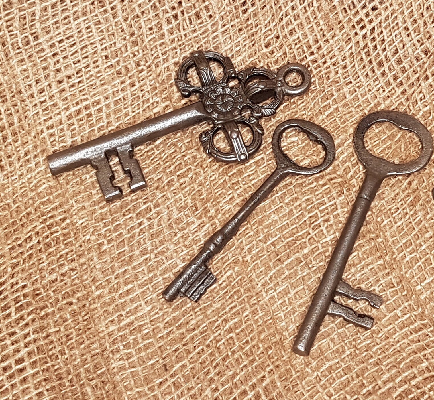 Cast Iron Decorative Keys set of 5 - Etsy