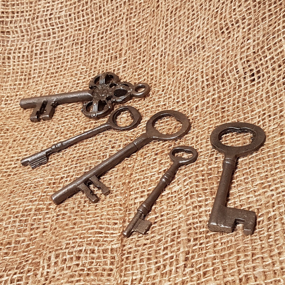 Cast Iron Decorative Keys (set of 5) - Etsy