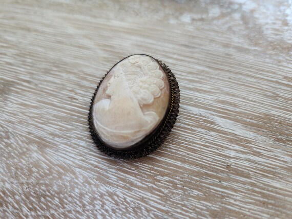 Rare and Beguiling Pre-1900 French Shell Cameo Pendan… - Gem