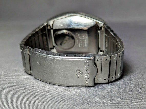 Seiko's First Digital Chronograph Wrist Watch - Gem